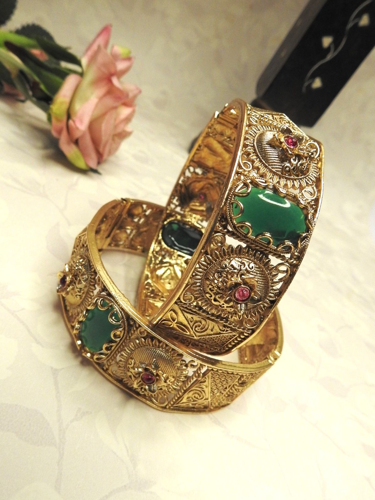 Tavisha Gold Bangle Set – Rumils